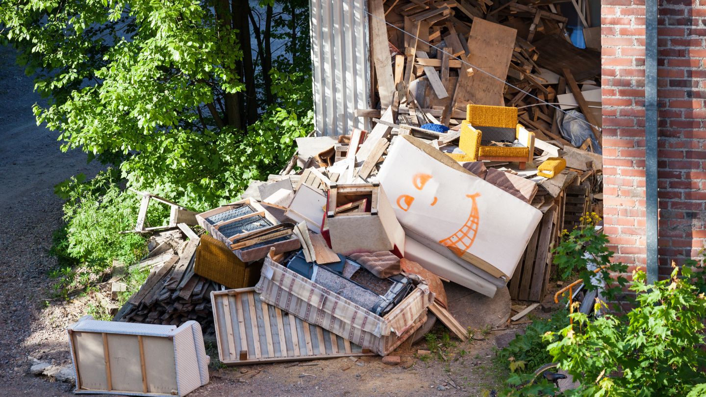 Why Junk Removal Is Essential Before Moving or Renovating